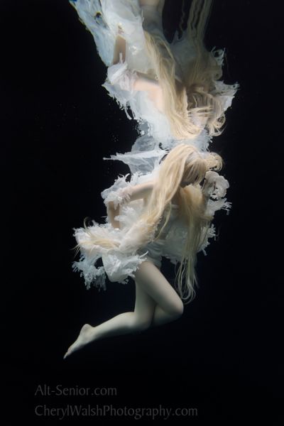 An Underwater Look at Senior Portraits | Interview With Cheryl Walsh of ...