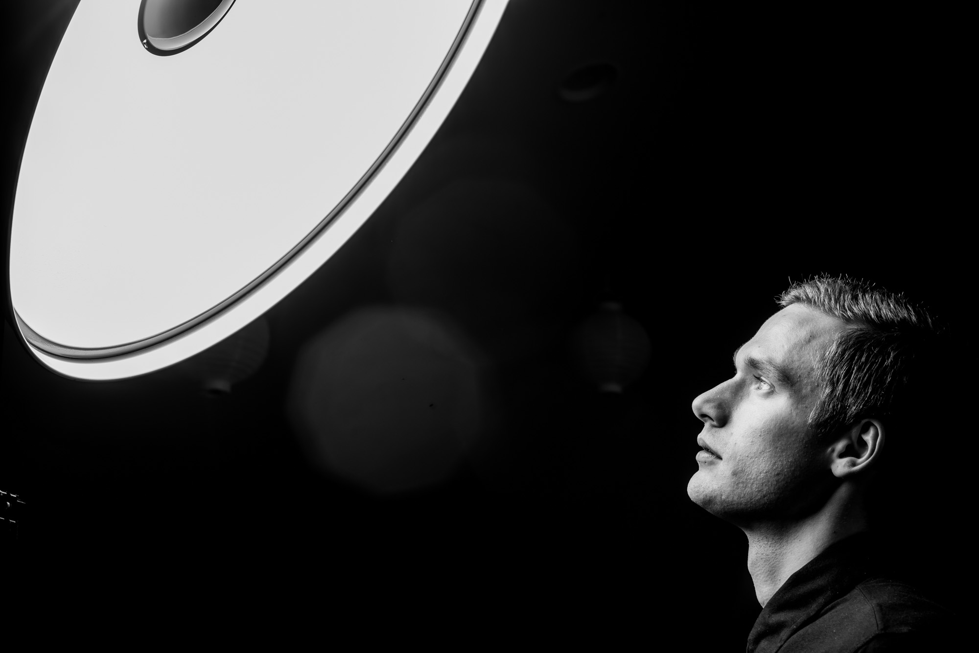 A Look At The Glow Beauty Dish | Is It The Light Modifier For You? [Review]