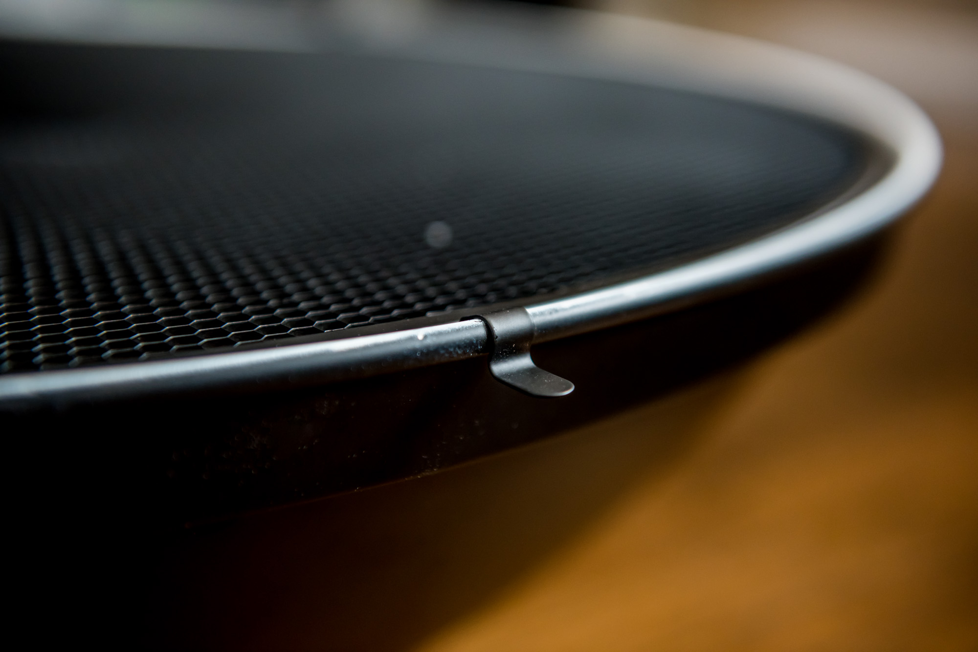 A Look At The Glow Beauty Dish | Is It The Light Modifier For You? [Review]