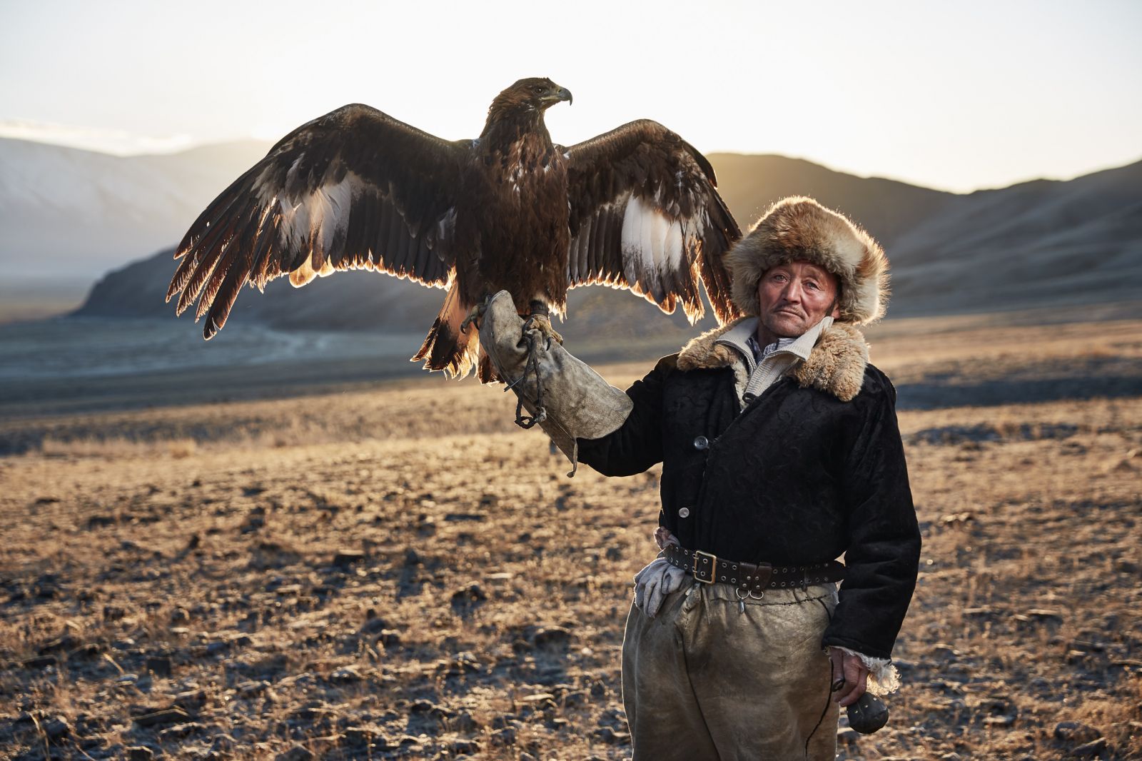 Mongolian Eagle Hunters: Stunning Portraits of a 4,000-Year-Old Tradition