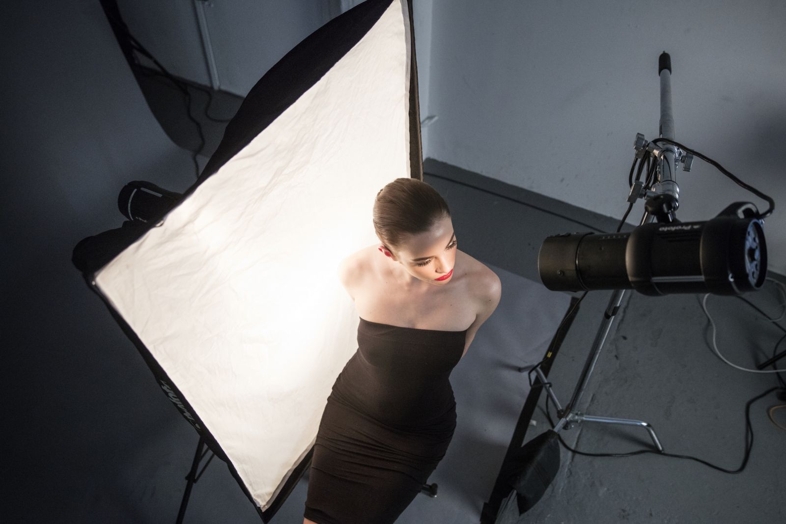Creative Studio Lighting: High Key Wrap Around With Grid