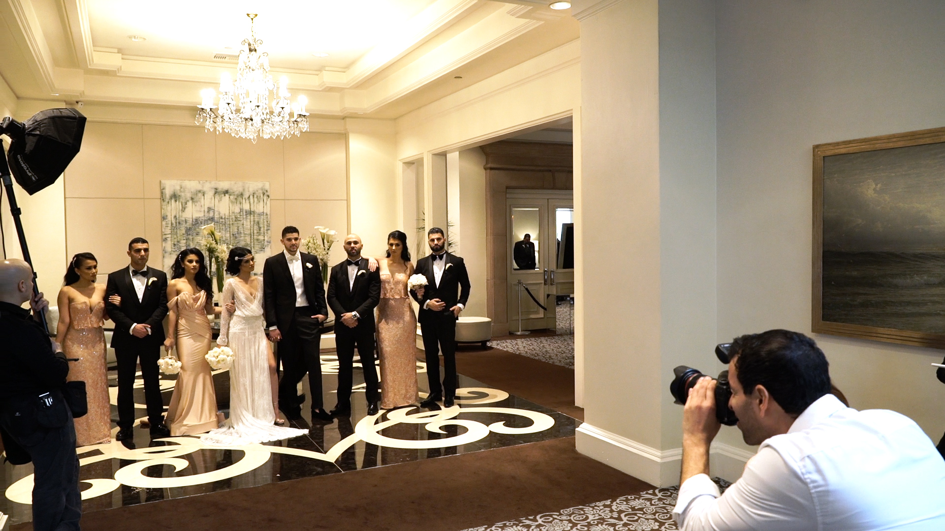 11 Group Posing Tips for Photographing Large Groups