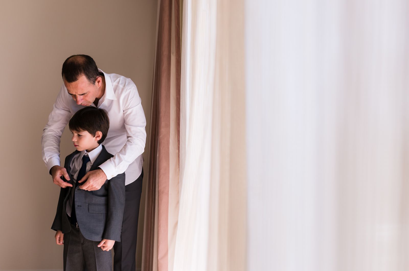 Essential Tips for Incredible Groom Preparation Photos