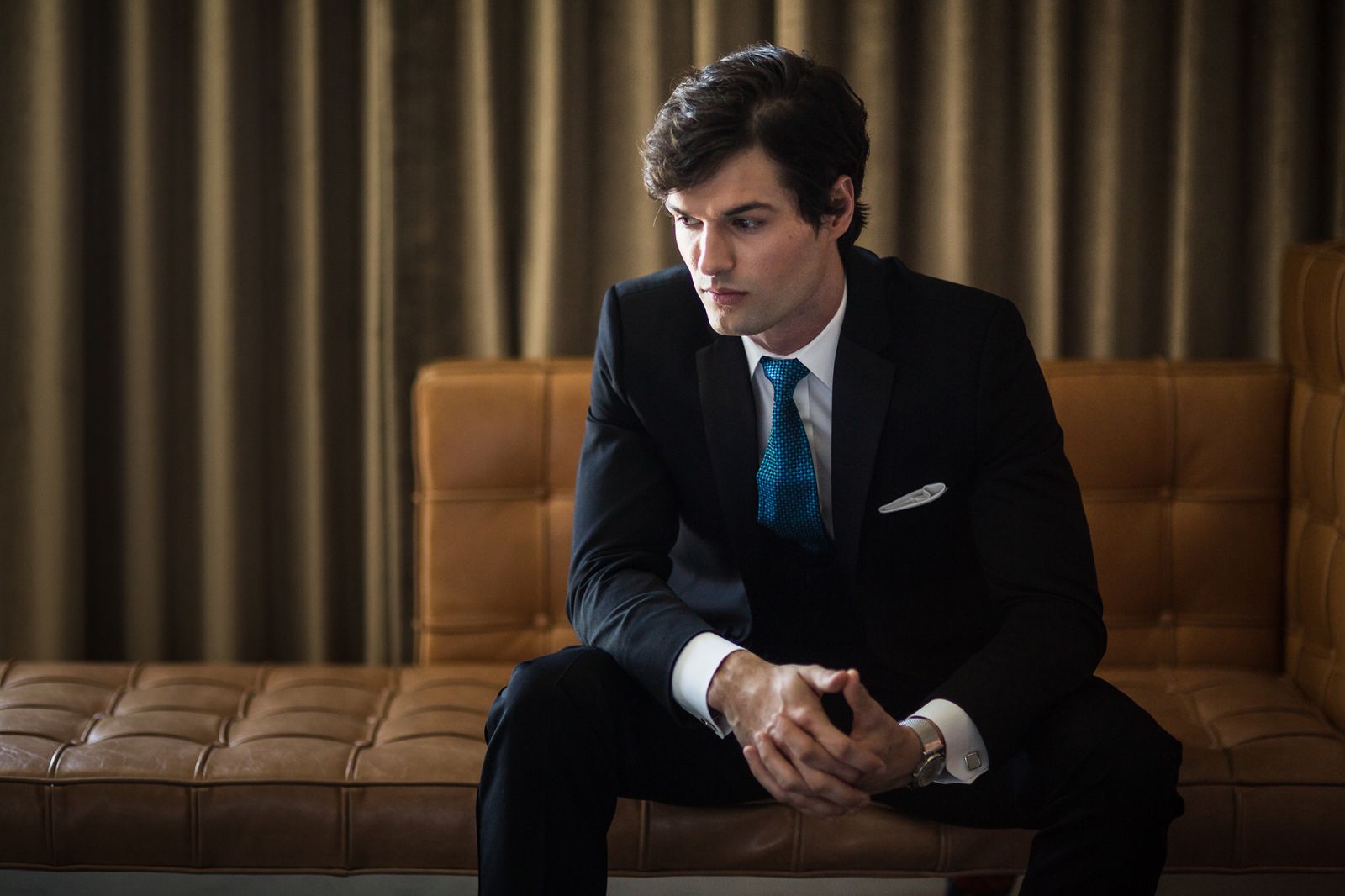 Essential Tips for Incredible Groom Preparation Photos