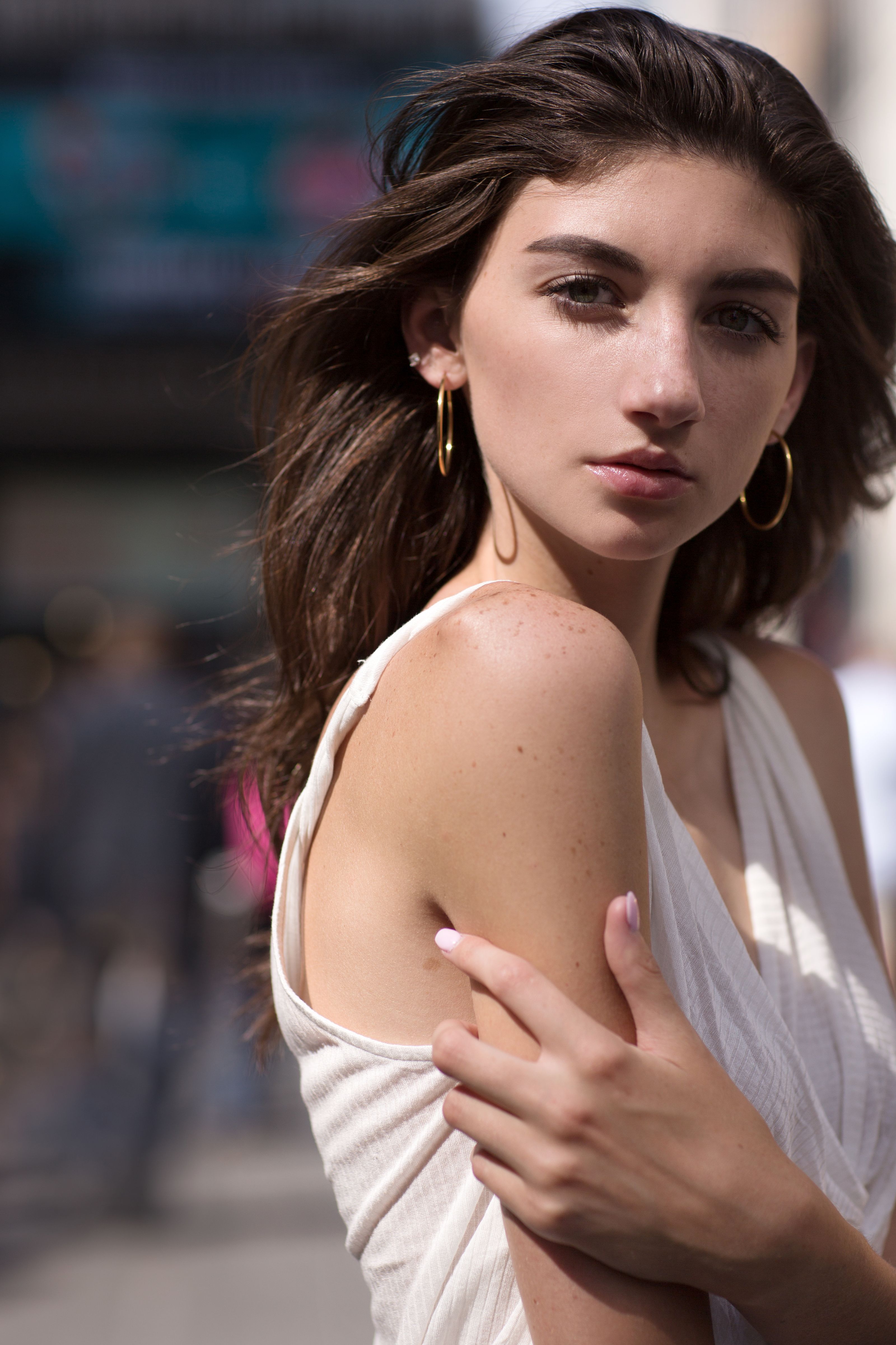 How to Take Direct Sunlight Portraits