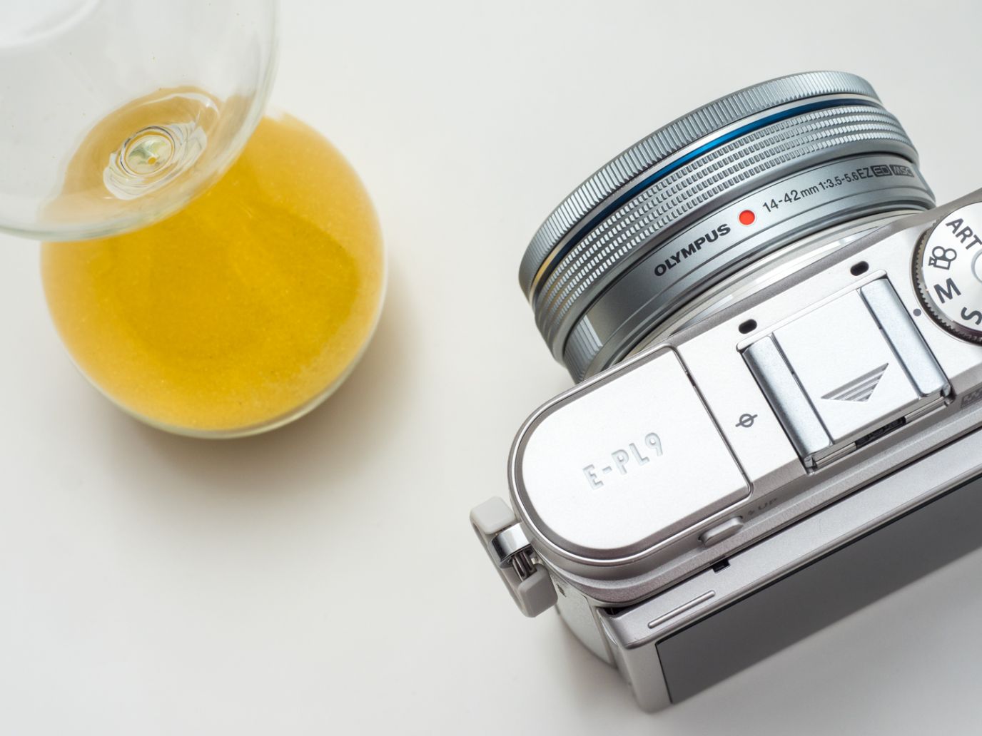 Olympus E-PL9 Review | A Camera To Effortlessly Fit Into Daily Life