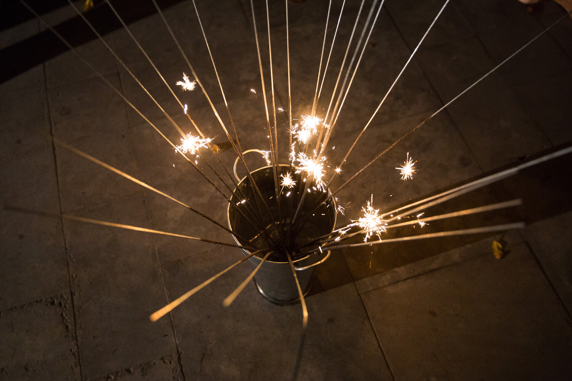 How to Take Wedding Sparkler Photos