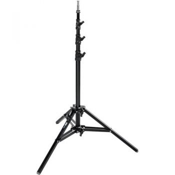 Best Flash and Light Stands for Photographers (Updated)
