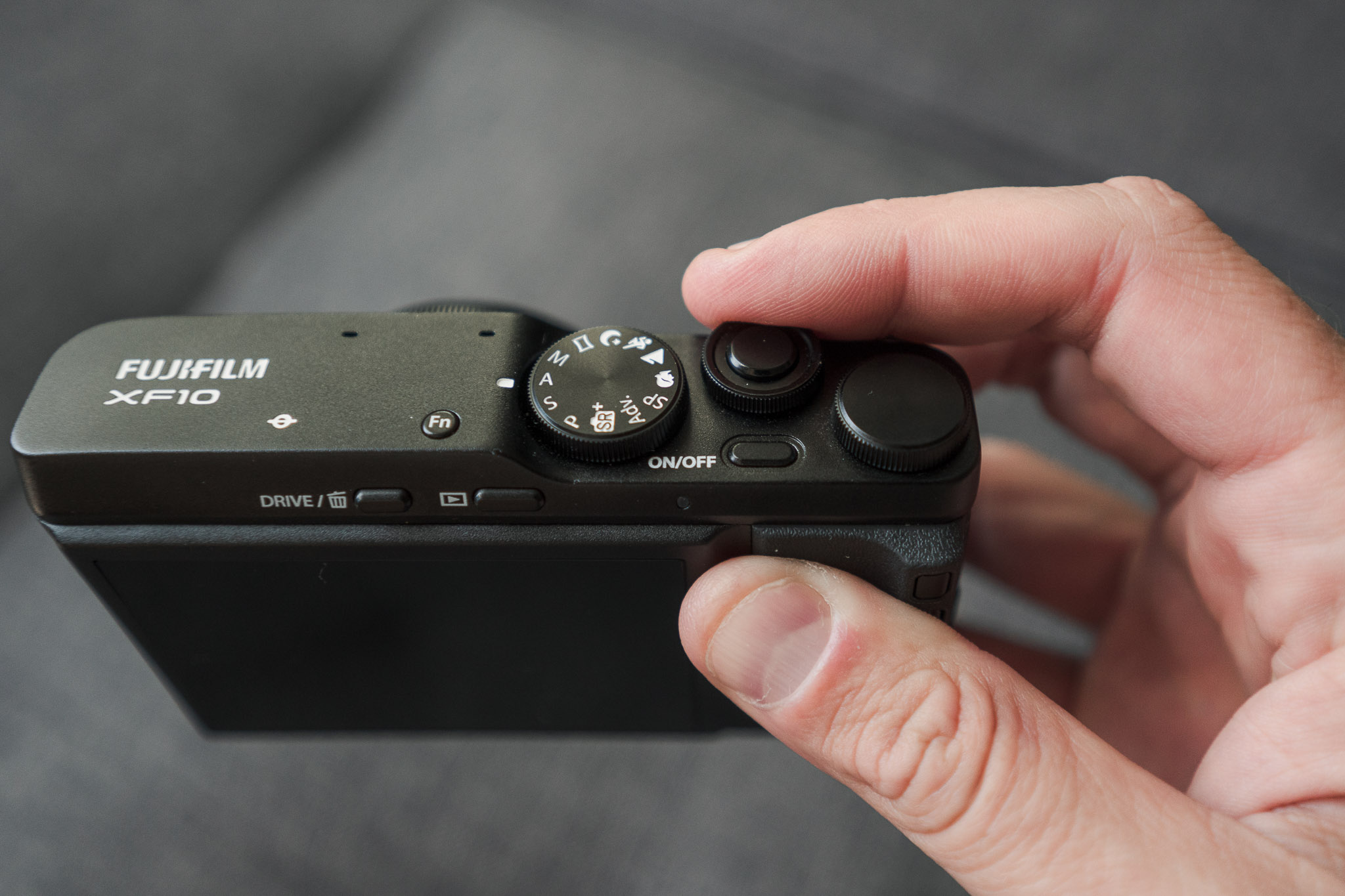 Fuji XF10 Review | A Phone-Size Camera With Professional Raw Images