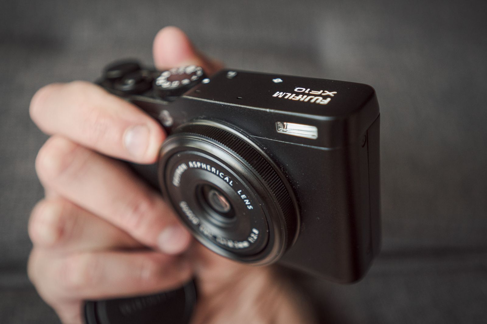 Fuji XF10 Review | A Phone-Size Camera With Professional Raw Images
