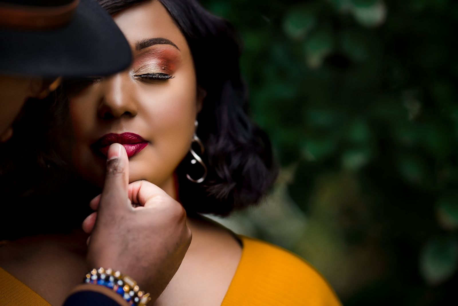 18 Romantic Portraits of Love