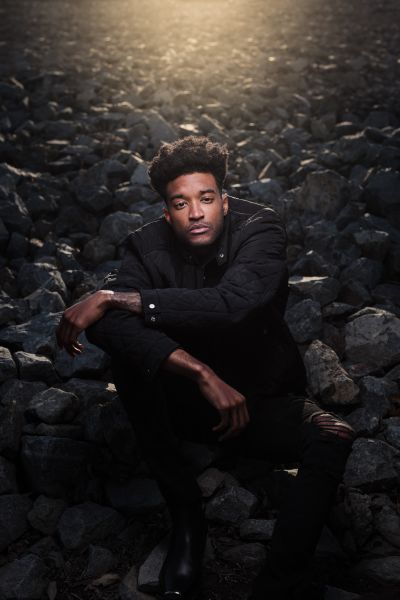 How to Light & Shoot a Dramatic Portrait by Yourself