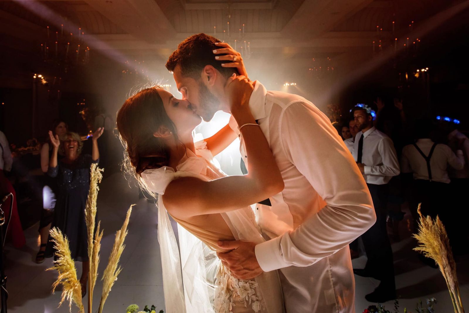 18 Romantic Portraits of Love