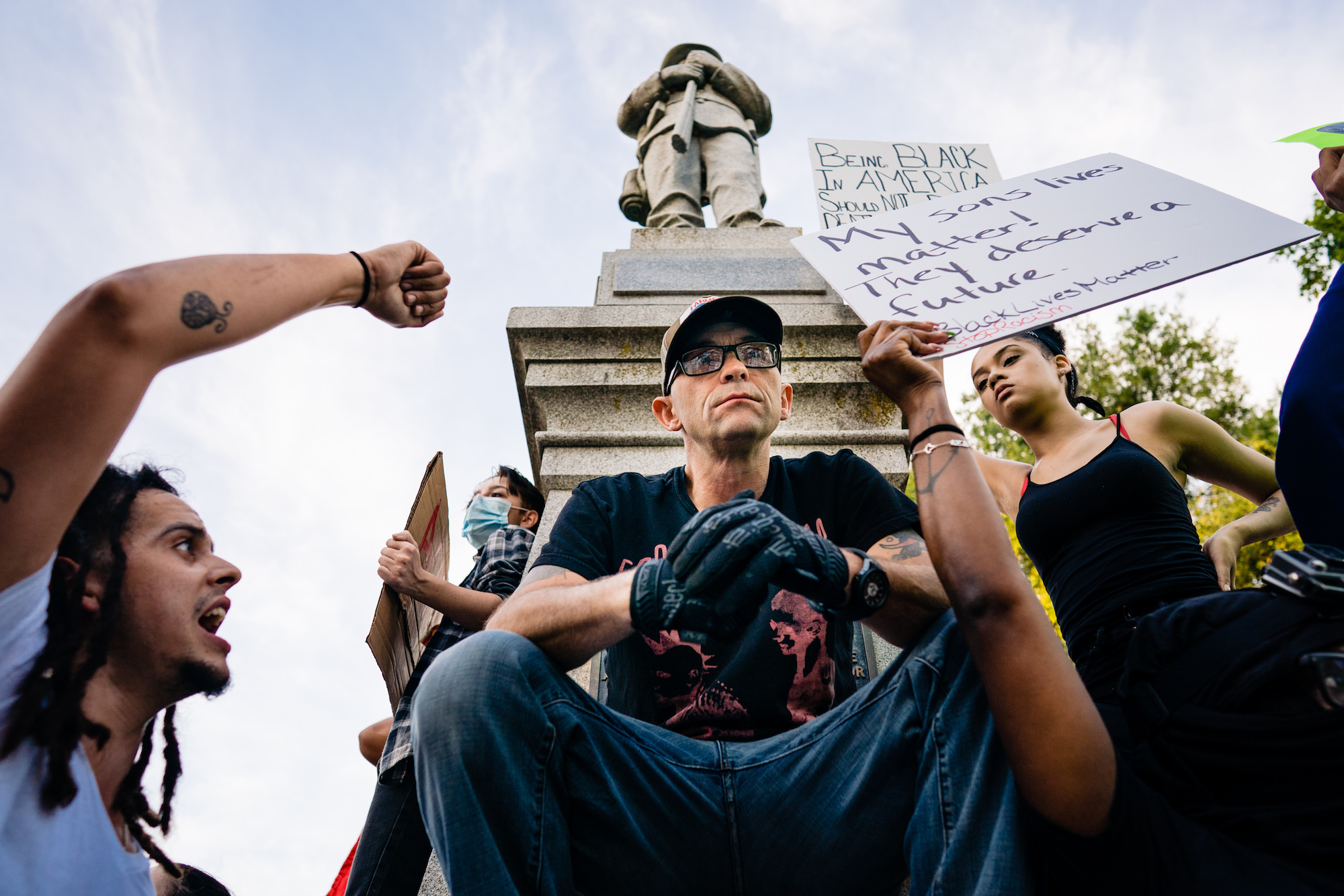 Photojournalism on the Front Lines | Powerful Photos from Protests ...