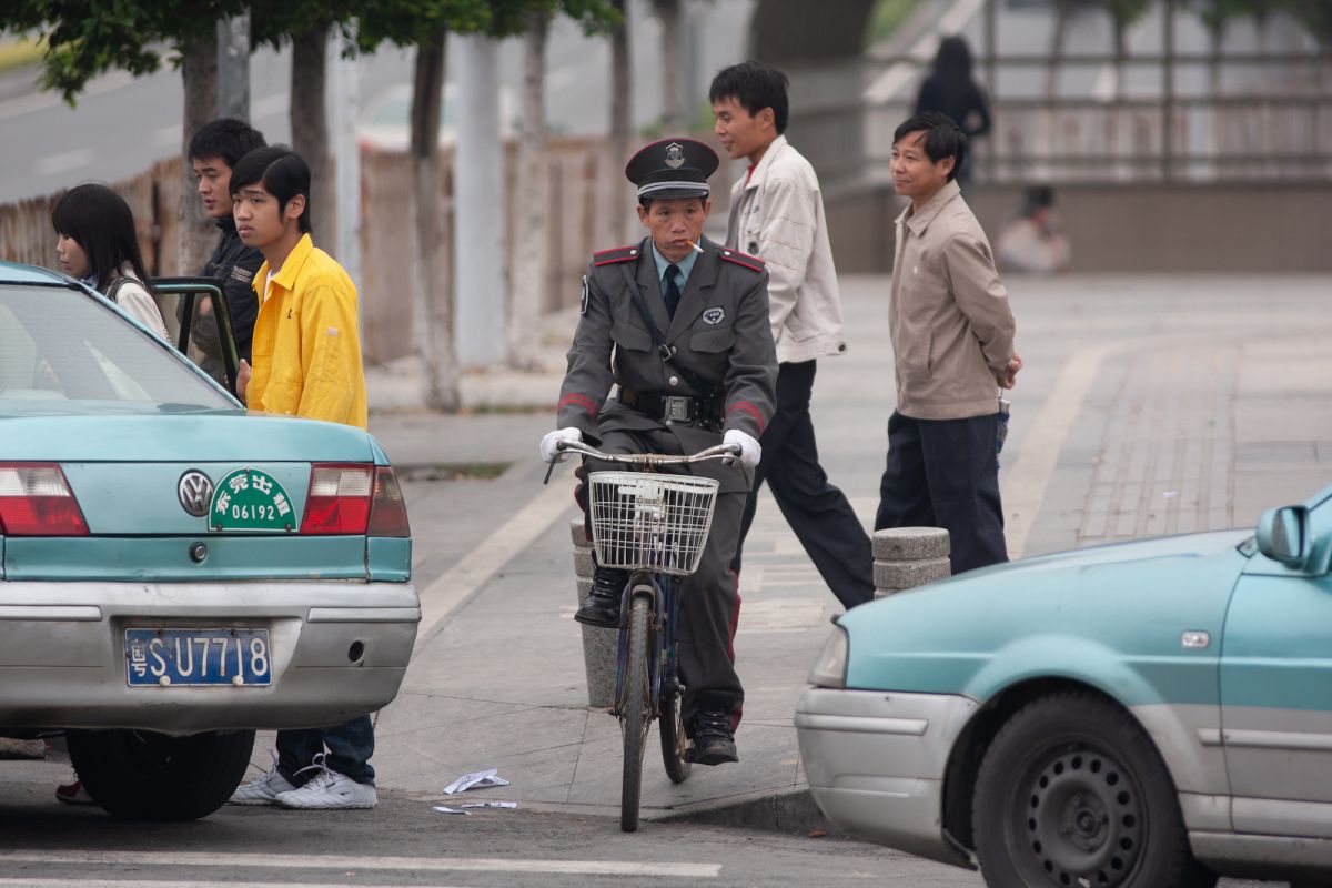 Use These 10 Street Photography Tips to Create Compelling Images