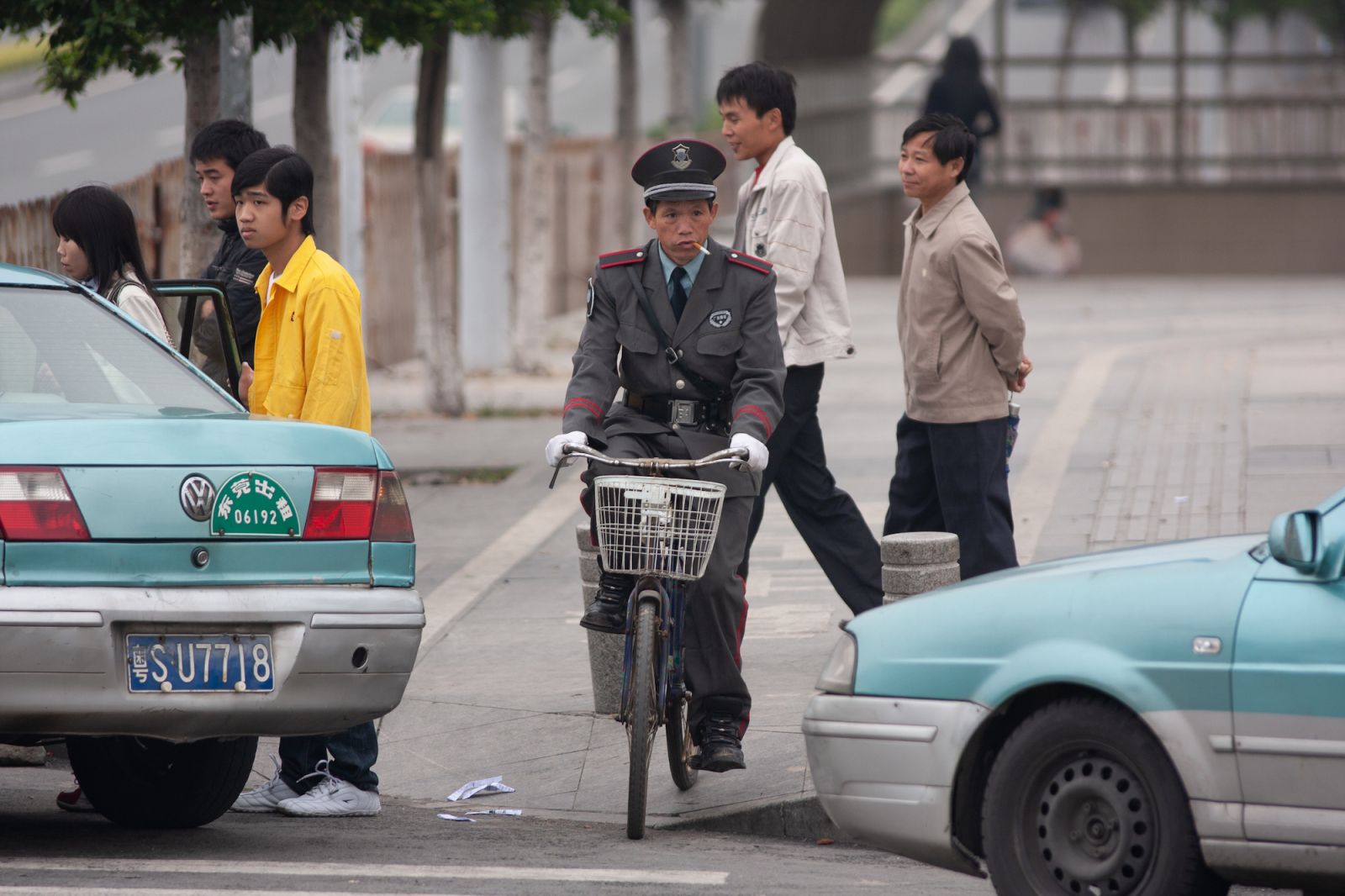 Use These 10 Street Photography Tips to Create Compelling Images