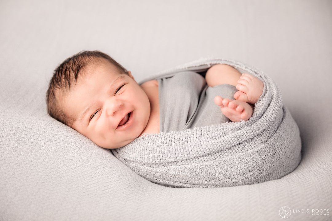 5 Easy Newborn Poses To Try On Your Next Session
