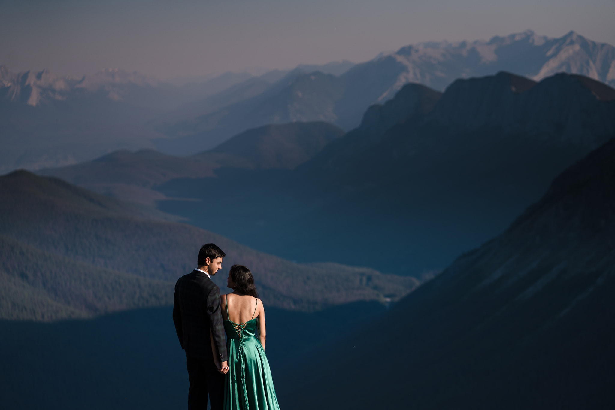 15 Adventure Couples Photos That Push the Boundaries