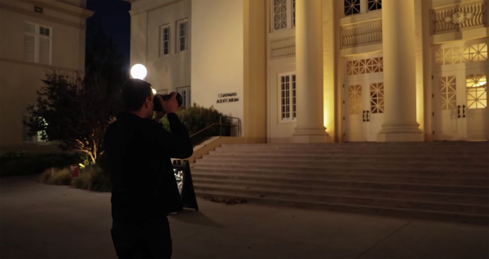 Simple Dramatic Lighting for Hollywood Style Evening Portraits