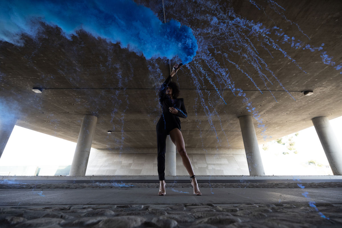 Complete Guide to an Epic Smoke Bomb Photoshoot