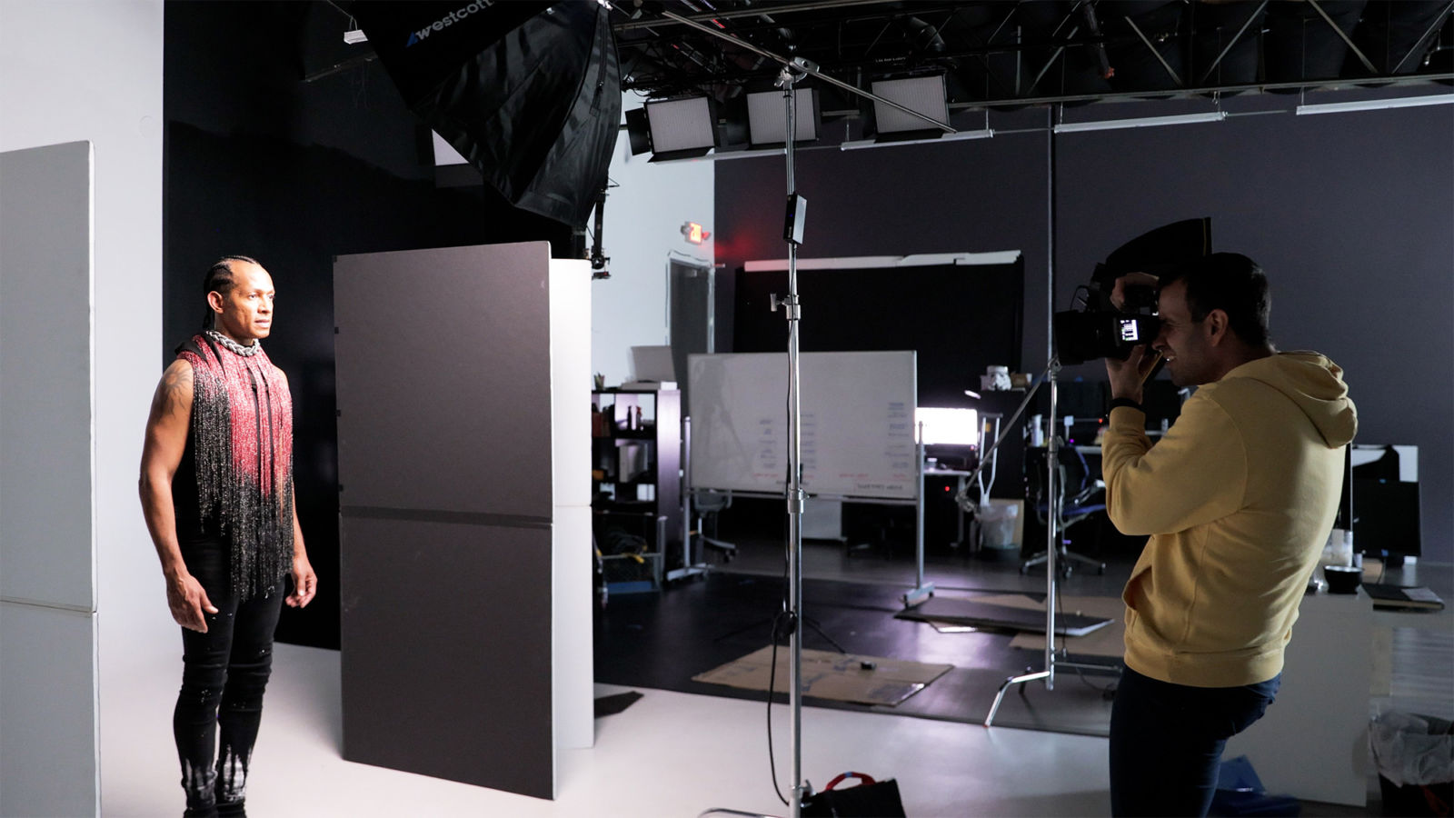Studio Portrait Lighting Fundamentals and Posing Tips
