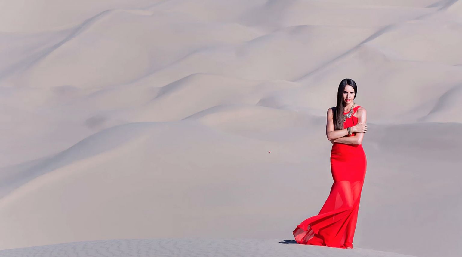 Open Stance Vs. Closed Stance | How Body Language Affects Posing