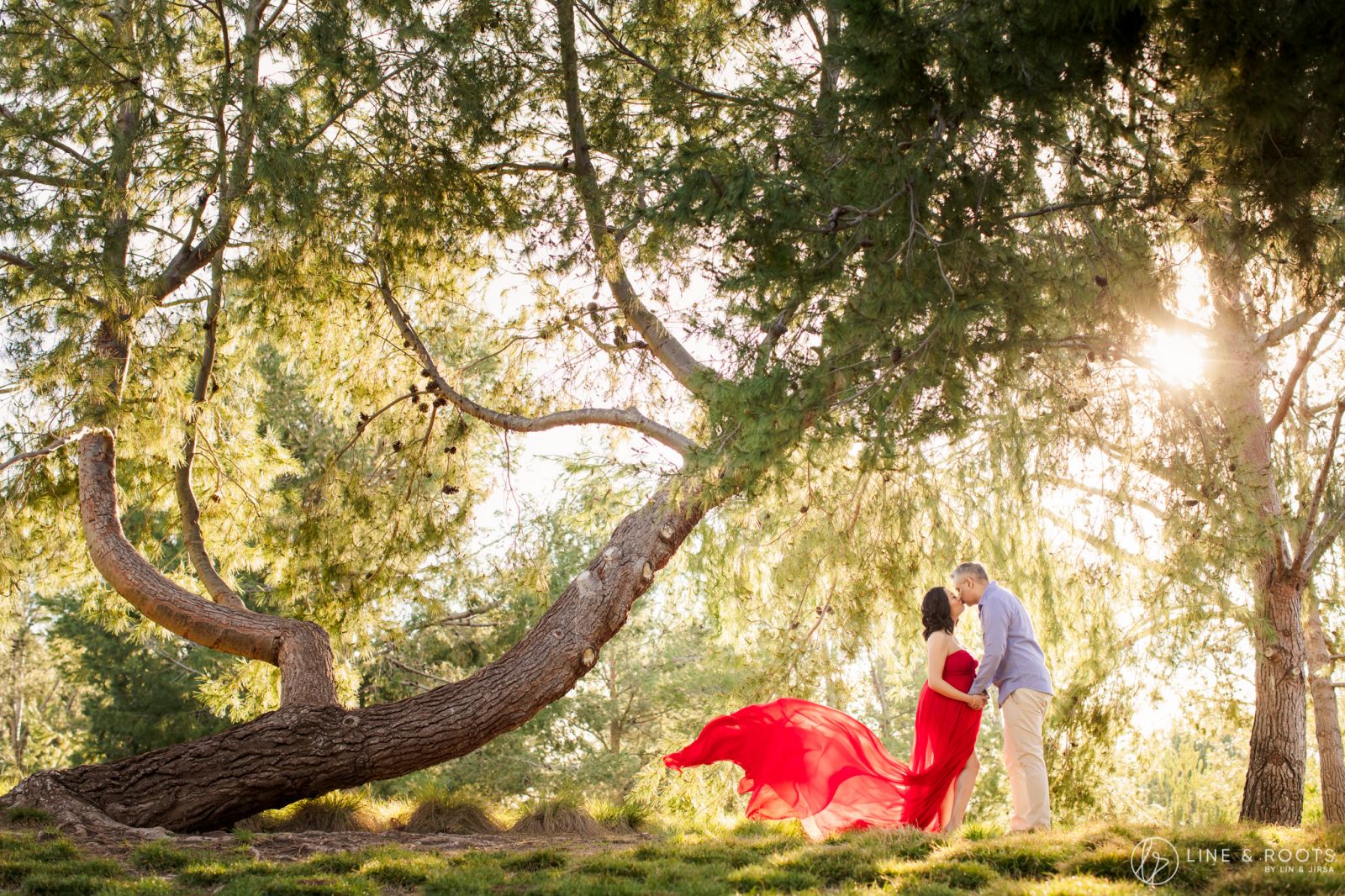15 Couple Maternity Photoshoot Ideas, Poses, and Tips