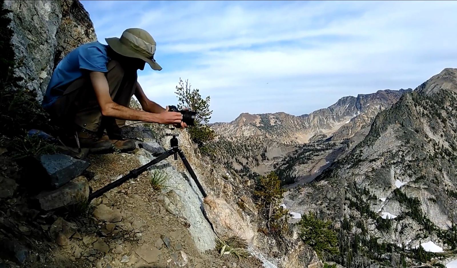 How To Photograph A Solar Eclipse (2024 Complete Guide)