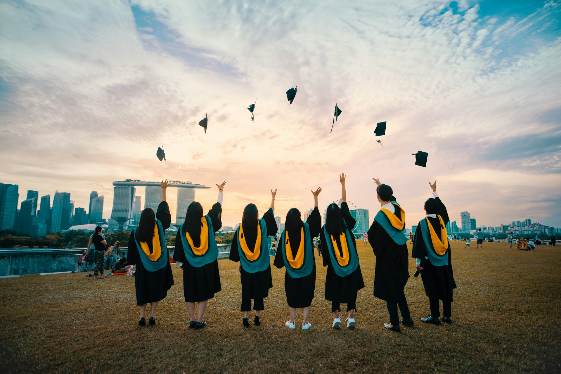 Graduation Photography Tips and Ideas for Memorable Photos