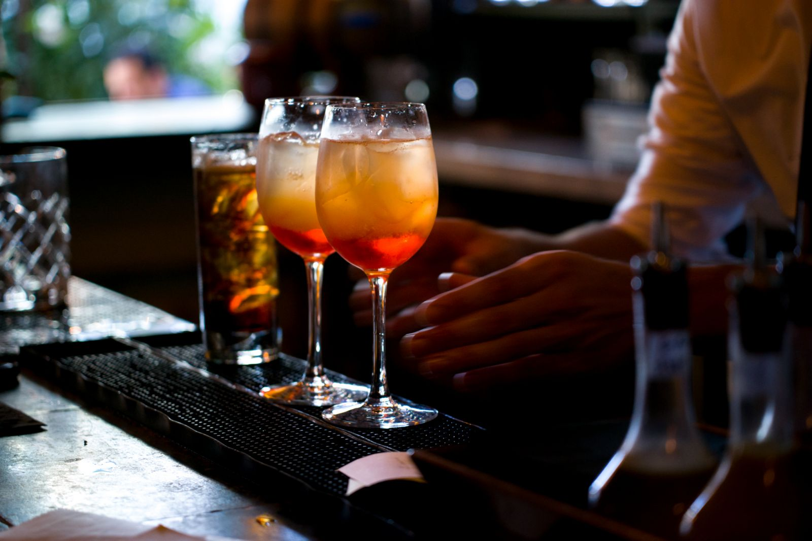 15 Rules for an Eye-Catching Cocktail Photoshoot