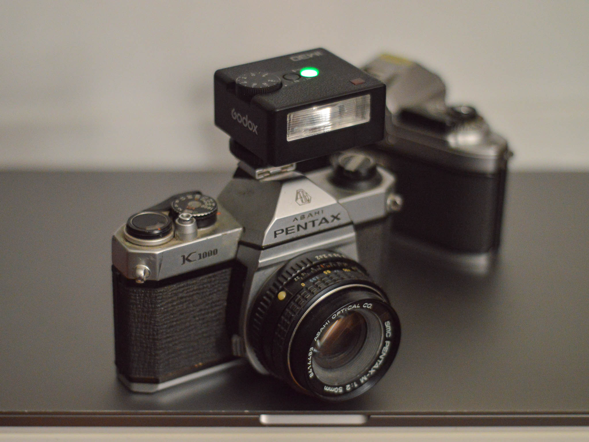 Godox iM30 Review | A Pocket-Sized Hotshoe Flash For Your Mobile Lifestyle