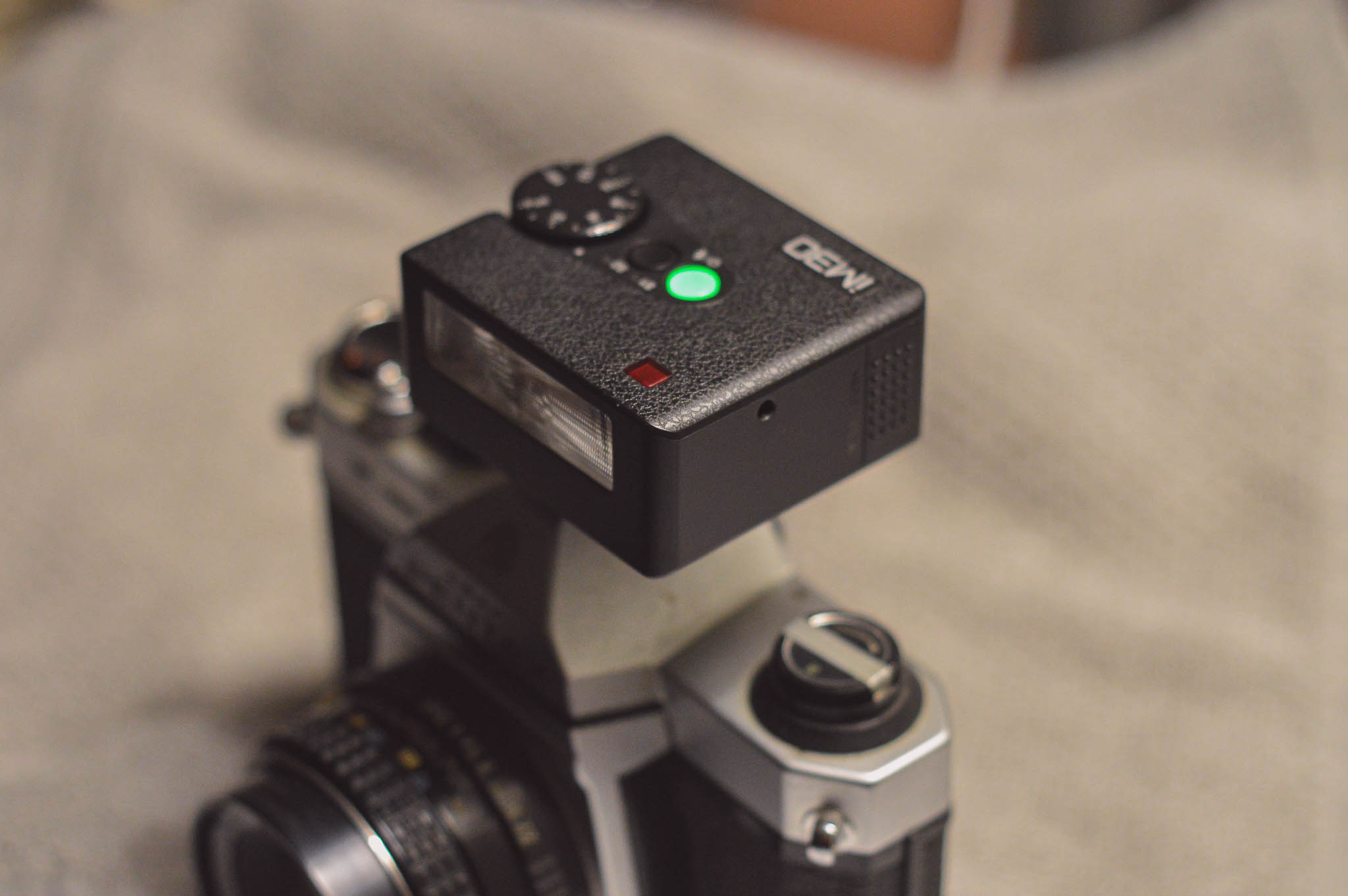 Godox iM30 Review | A Pocket-Sized Hotshoe Flash For Your Mobile Lifestyle