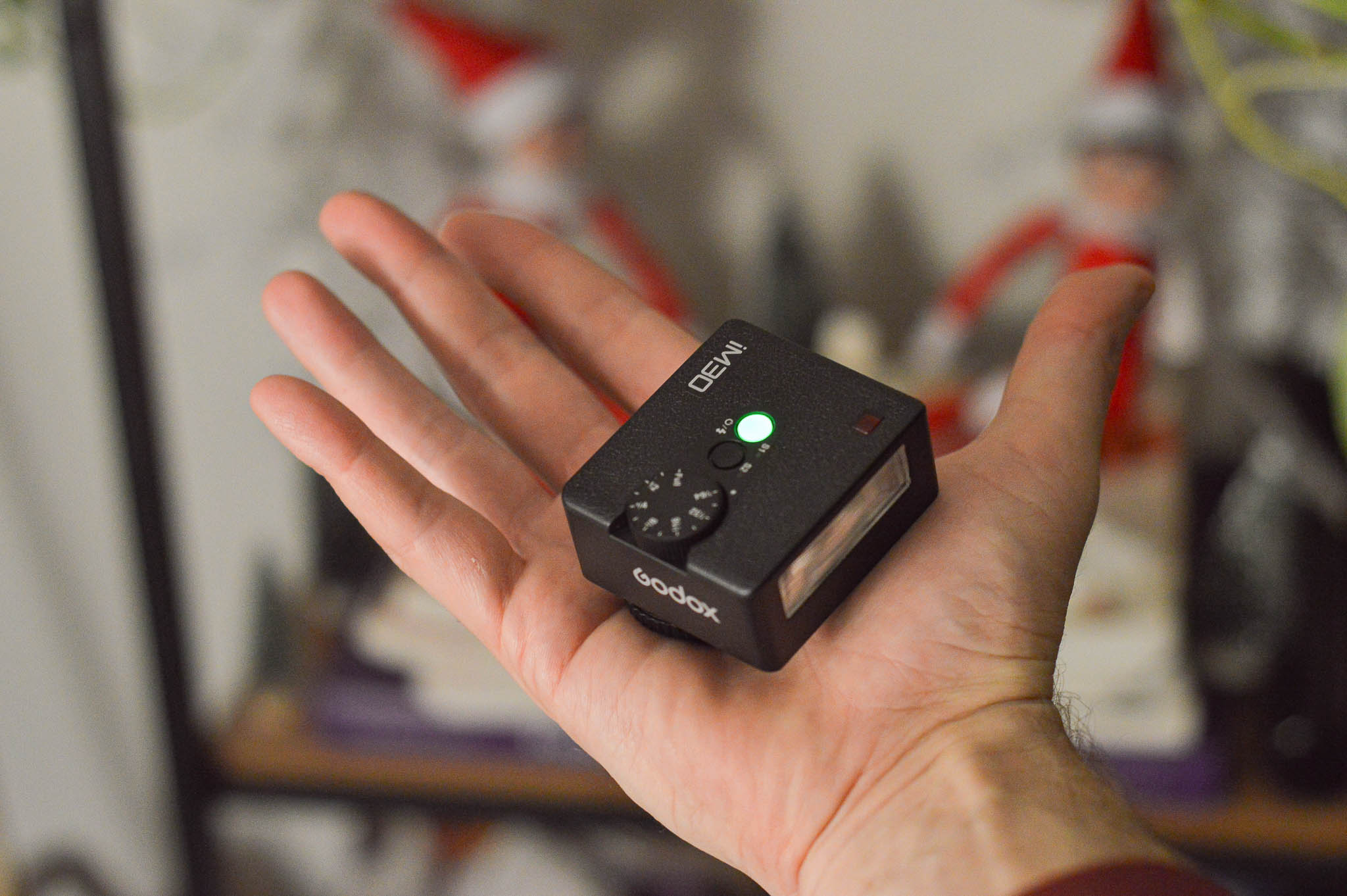 Godox iM30 Review | A Pocket-Sized Hotshoe Flash For Your Mobile Lifestyle