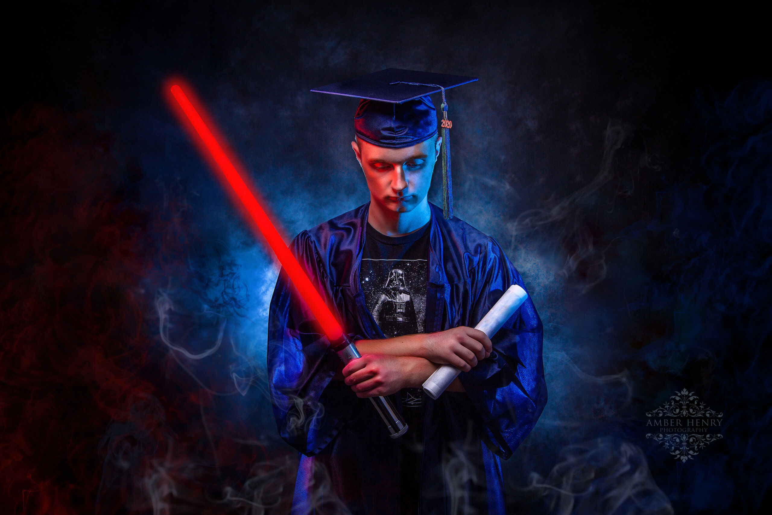 18 Senior Picture Ideas: A Complete Guide for Photographers and Seniors