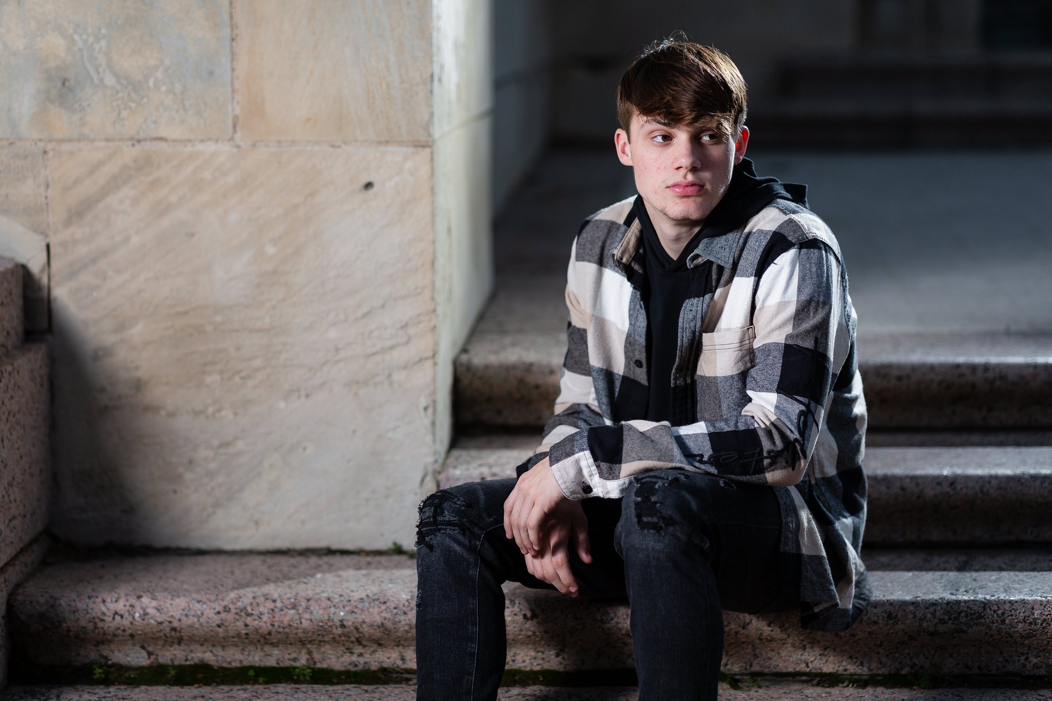 18 Senior Picture Ideas: A Complete Guide for Photographers and Seniors